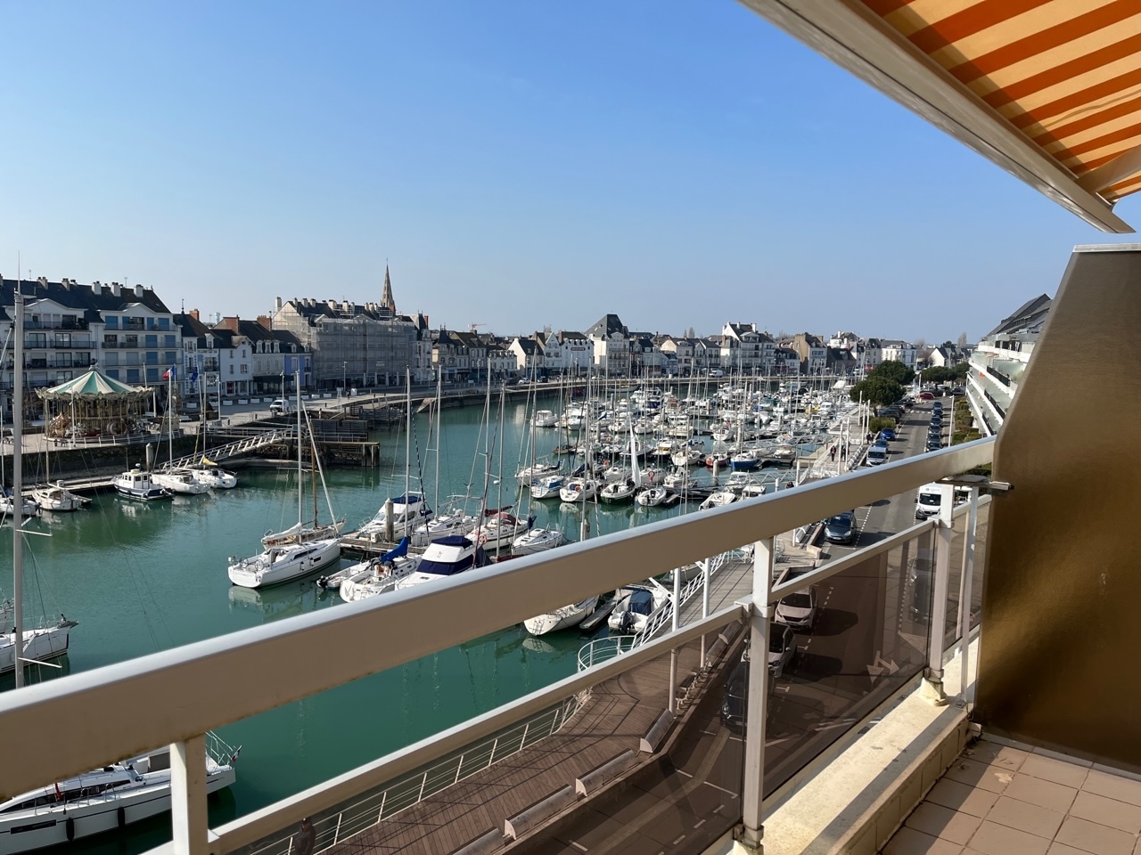 Location Vacances La Baule - Studio face au port du Pouliguen | Agence ...