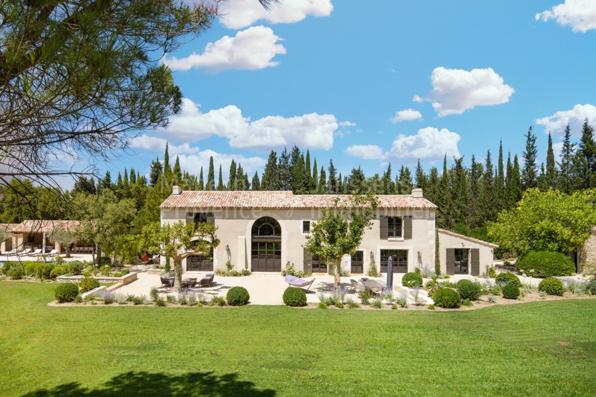 Mas avec piscine chauffée et tennis pour vos vacances à Saint-Rémy-de ...