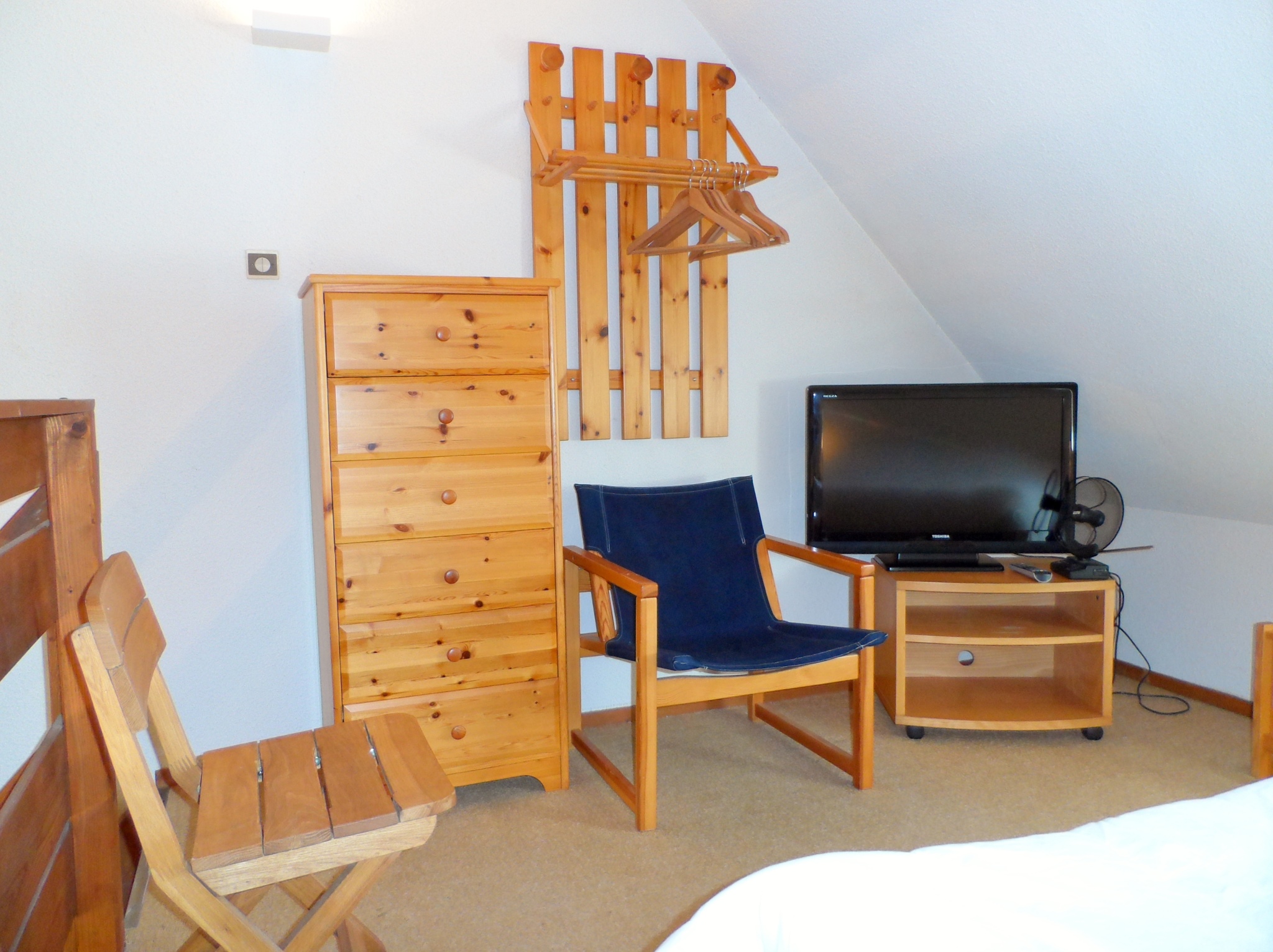 CABOURG – CHARMANT COTTAGE NORMAND AVEC JARDIN, PISCINE & TENNIS